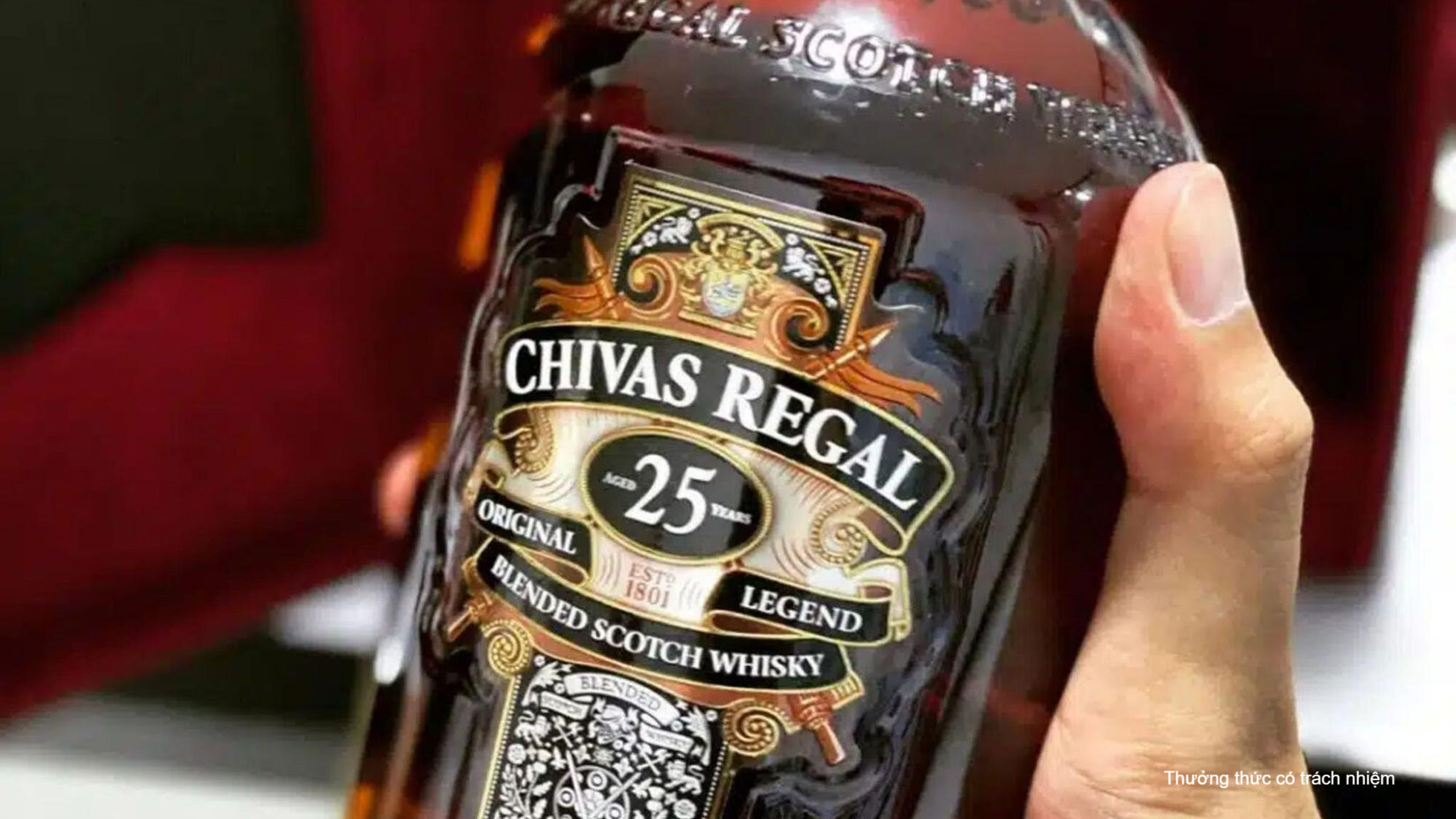 Chivas 25 - Rượu Whisky cao cấp đầu tiên trên thế giới