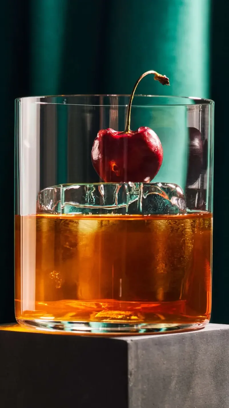 Bobby Burns: Whisky Cocktail Recipe - Chivas Regal