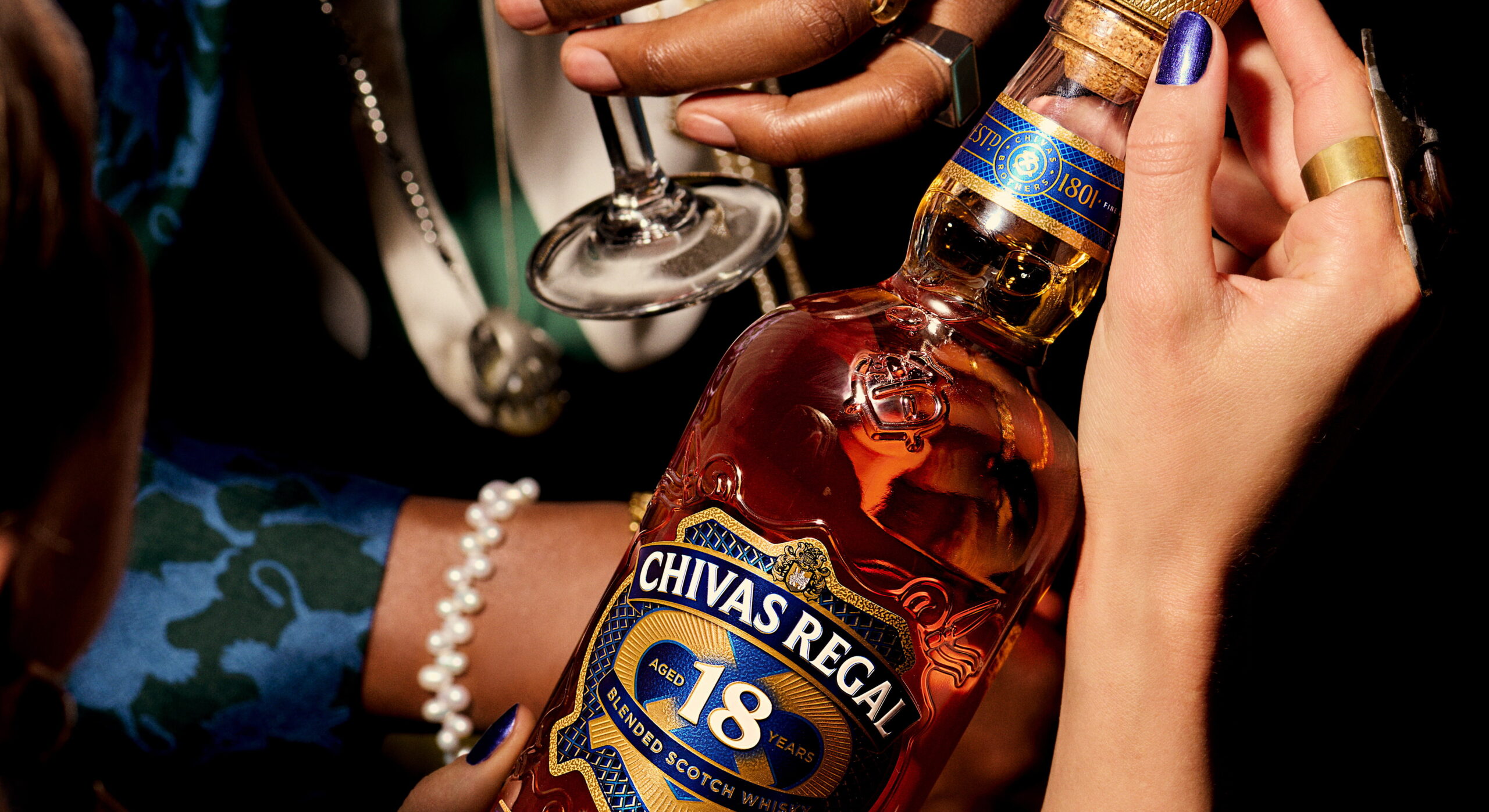 Quà Tết 2025 không thể bỏ lỡ: Top 6 set quà tết nổi bật từ Chivas